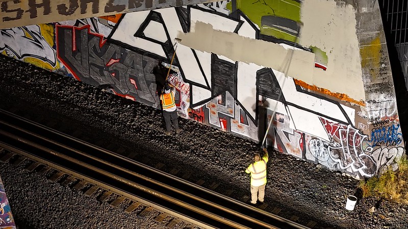 Oregon Department of Transportation : Litter and Graffiti Clean-up ...